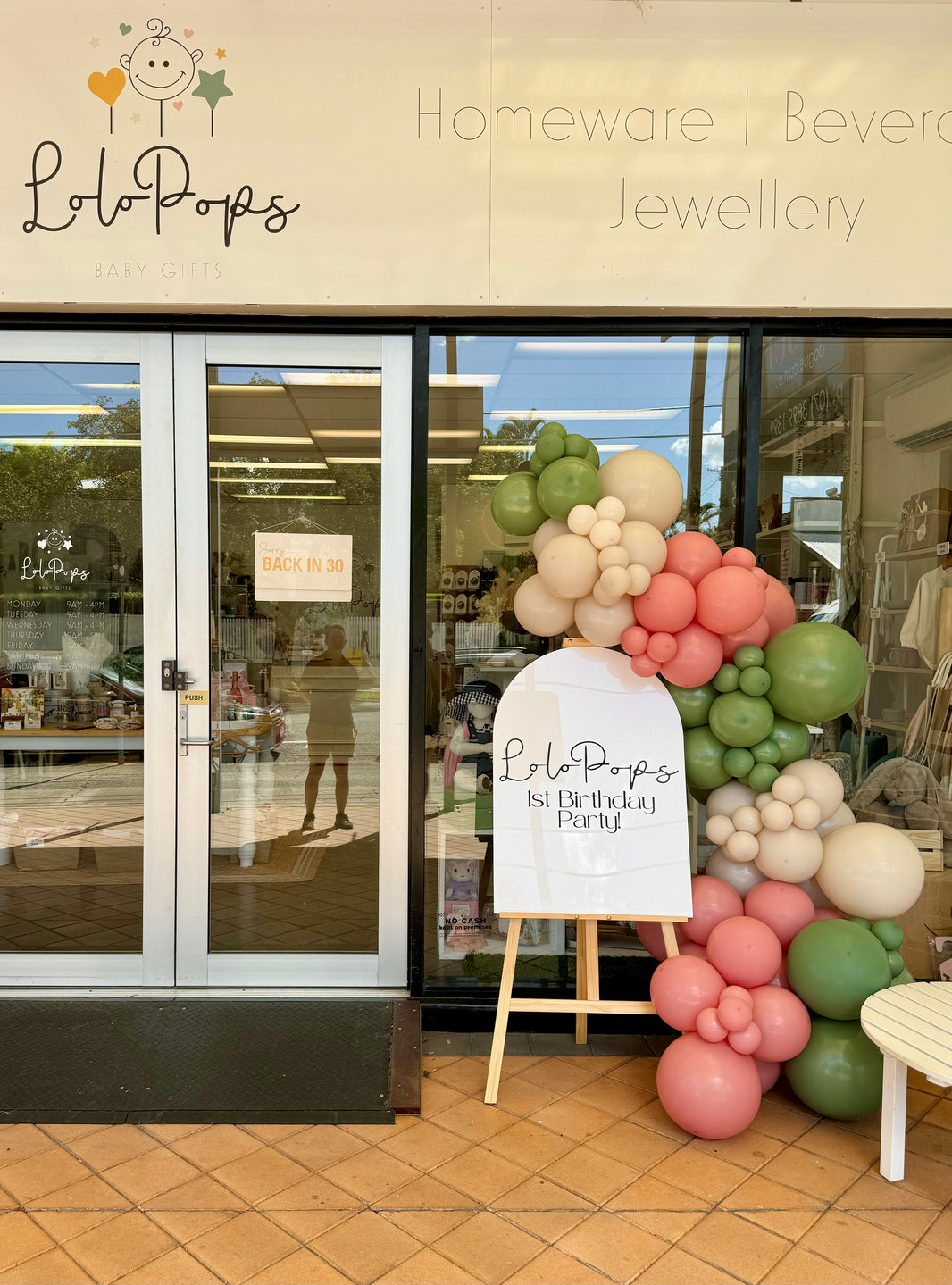 Done For You Balloon & Floral Packages – Rainbow Events